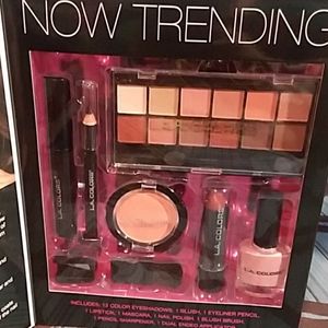 L.A. Colors | Makeup | 2 Pc Beauty Set | Poshmark